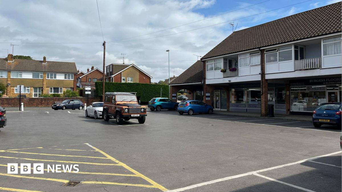 Worthing businesses fear closure over car park fines - BBC News
