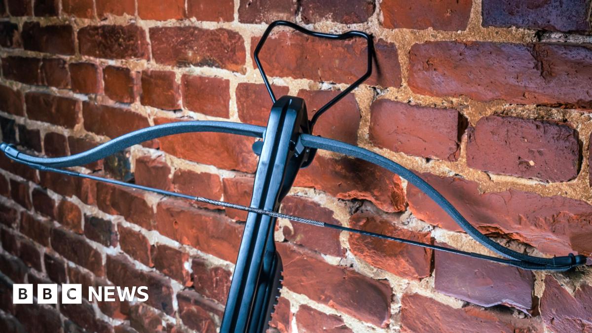 What is a crossbow and is it legal to own one in the UK? - BBC News