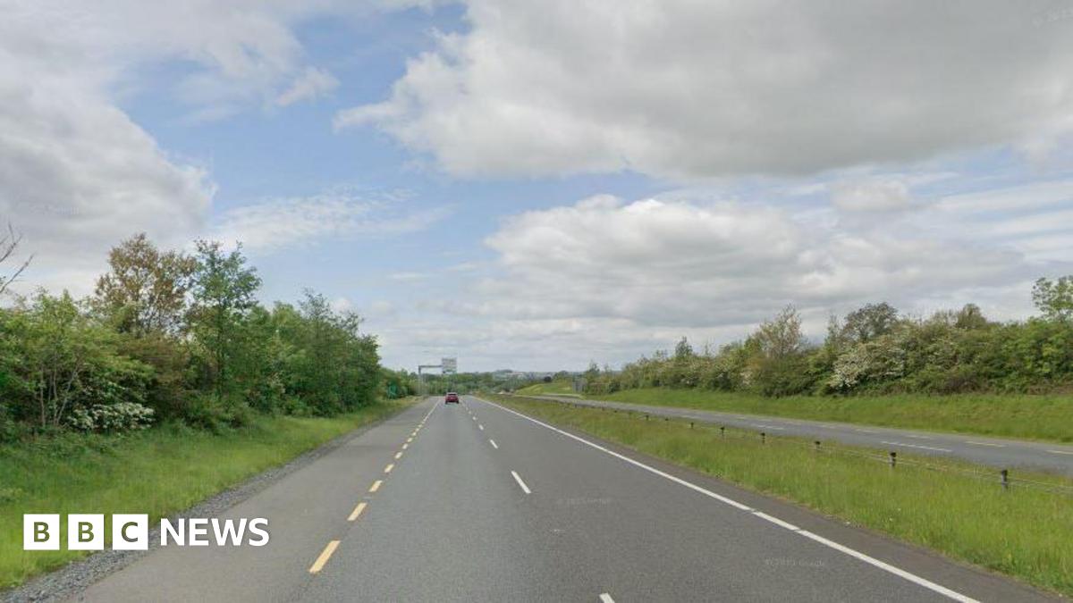 County Louth: Man dies following Boxing Day crash - BBC News