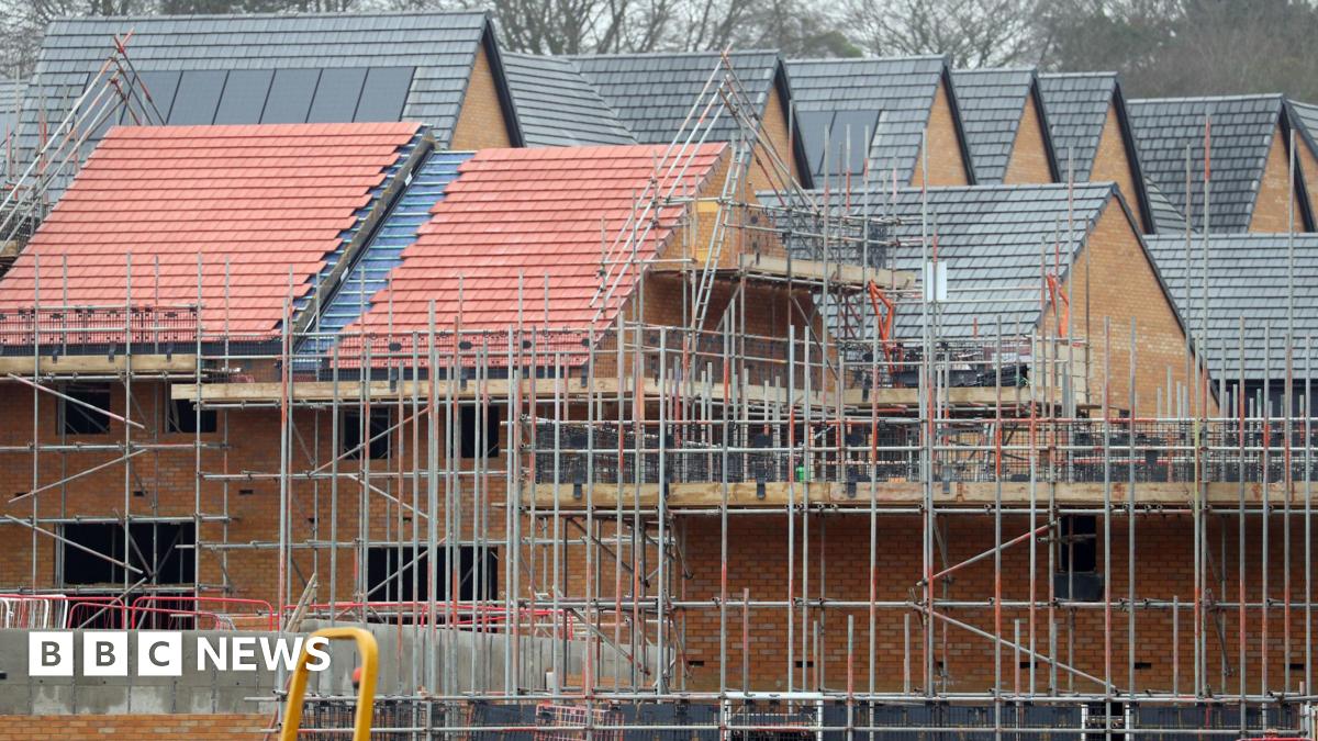 Stafford homes plan for MoD site recommended for approval - BBC News
