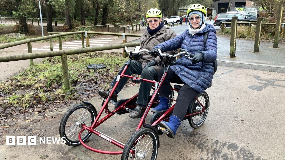 Gloucestershire disability cycle sessions soar in popularity - BBC News