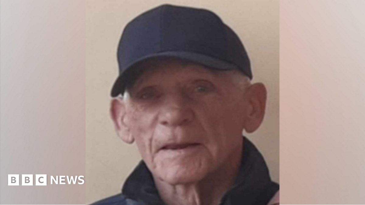 Les Davis: Fresh appeal in hunt for missing Scarborough man - BBC News