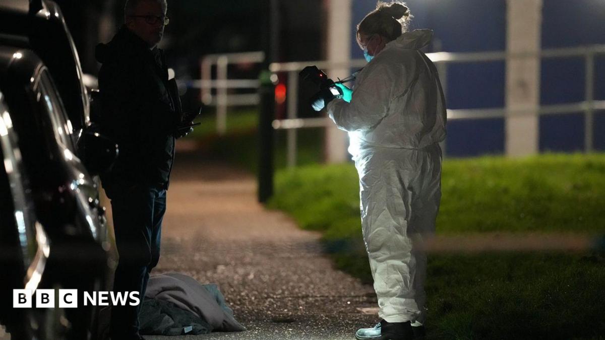 Two 17‑year‑olds treated in hospital after Littlehampton stabbing - BBC ...