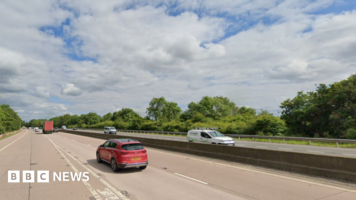 M54 between Telford and Wolverhampton to close for eight weekends - BBC News