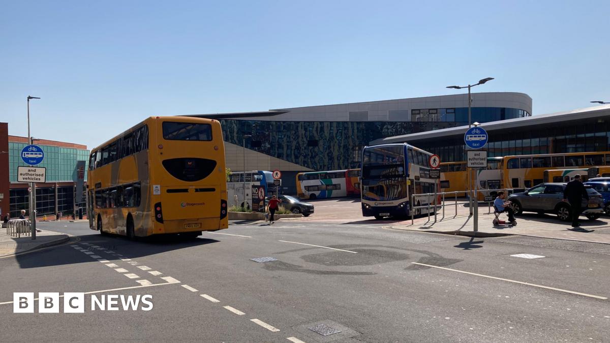 Free bus travel in Devon offered for one day - BBC News