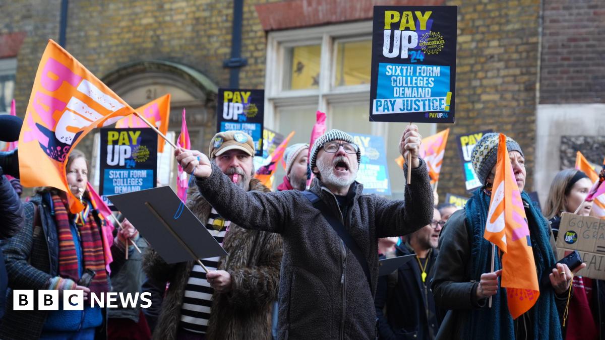 Sixth form college teachers strike over pay - BBC News