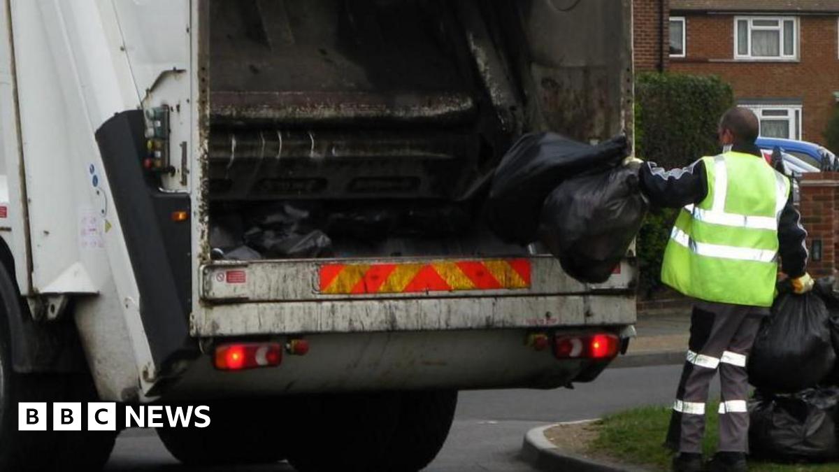 Rotherham Council set to spend £4m on replacing bin lorries - BBC News