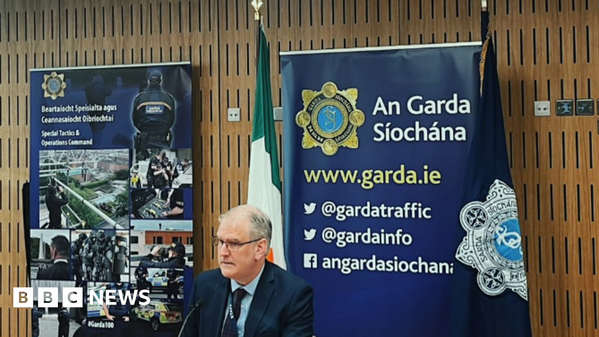 Irish police review killings half a century later - BBC News