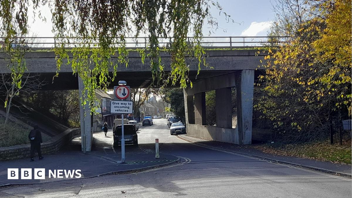 Littlemore Bridge to get 'essential' repairs - BBC News