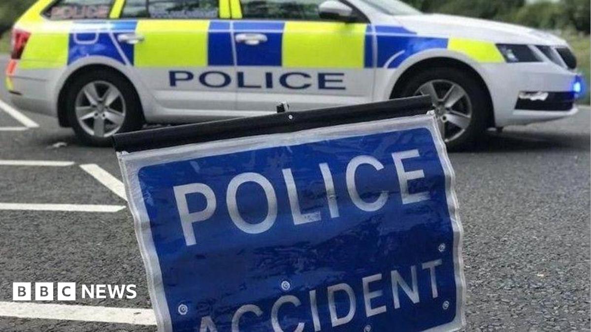 Appeal for witnesses after serious crash in Devon - BBC News