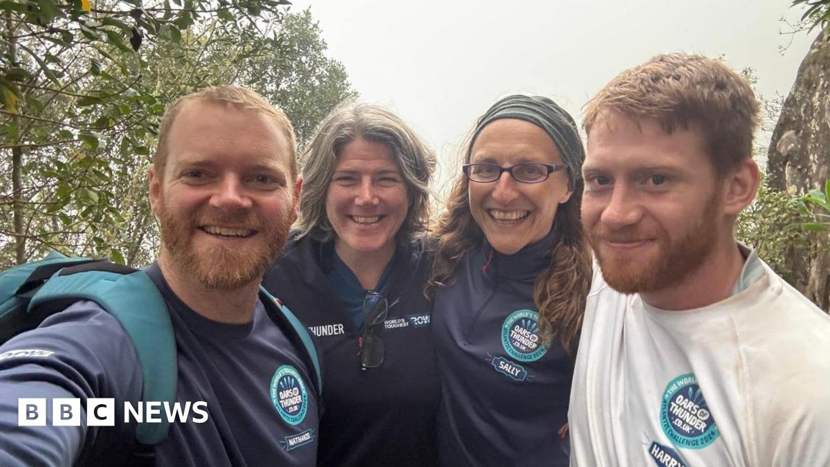 Cornwall rowers finish Atlantic race in 40 days - BBC News