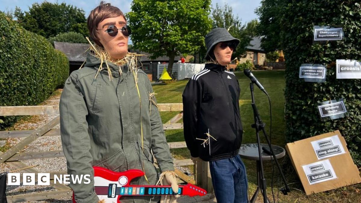 Flamstead Scarecrow Festival 'is all about the puns' - BBC News