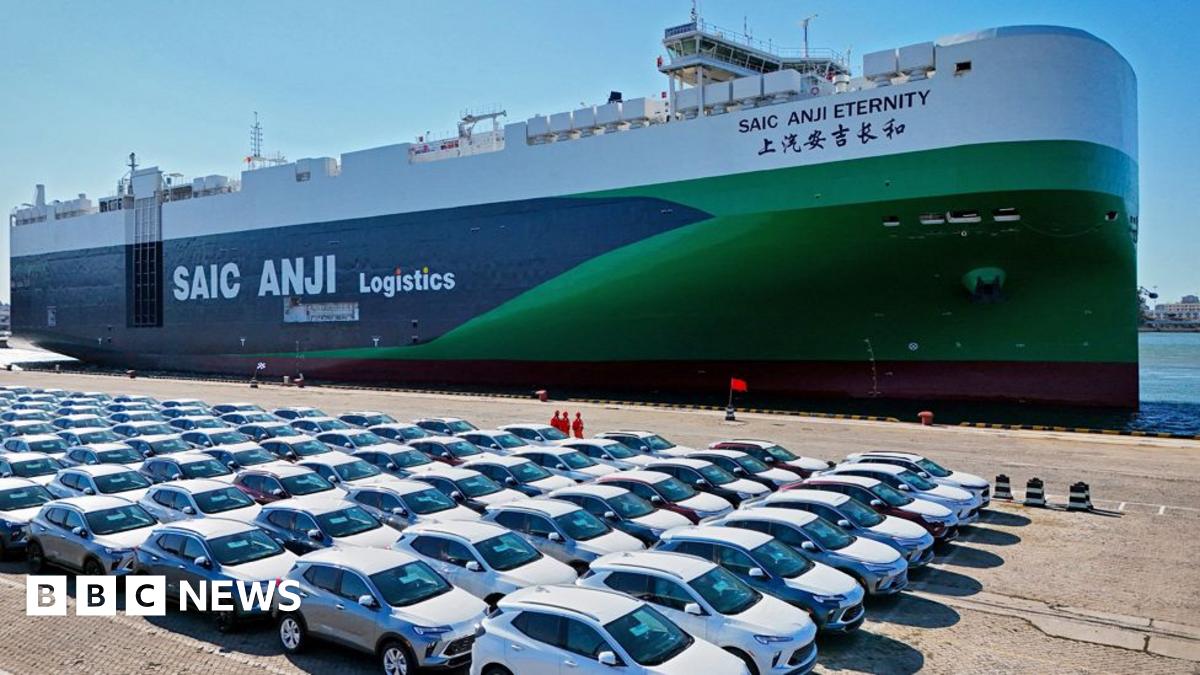 Trump says US will impose additional 10% tariff on China - BBC News