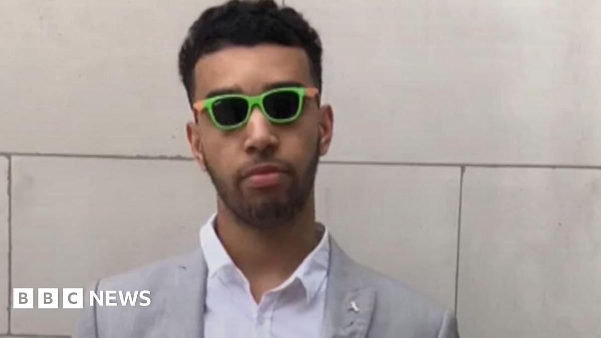 YouTuber Niko Omilana named as candidate in 11 constituencies - BBC News