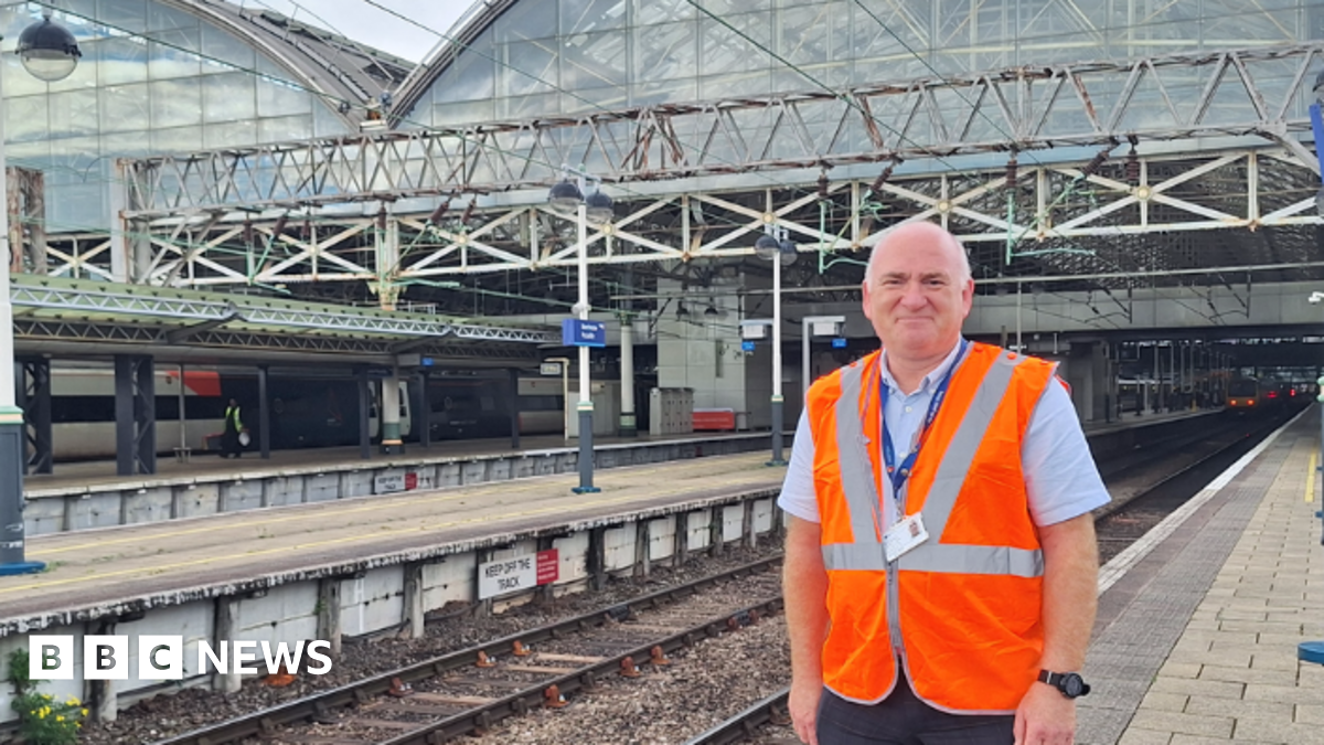 Leaves on the line? Meet man responsible for keeping rails clear - BBC News