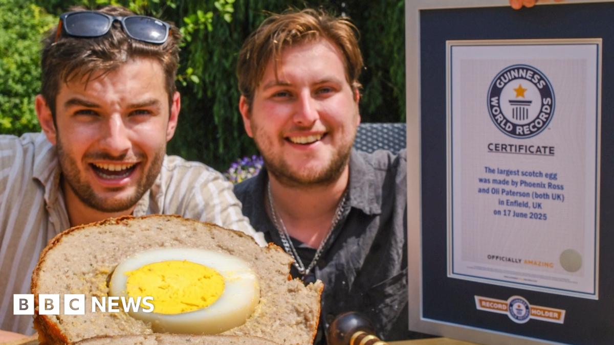 Guinness World Record given to Londoners for largest scotch egg - BBC News