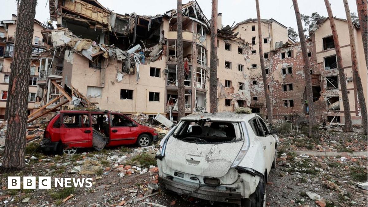 Ukraine: Russia faces war crimes investigation - BBC News