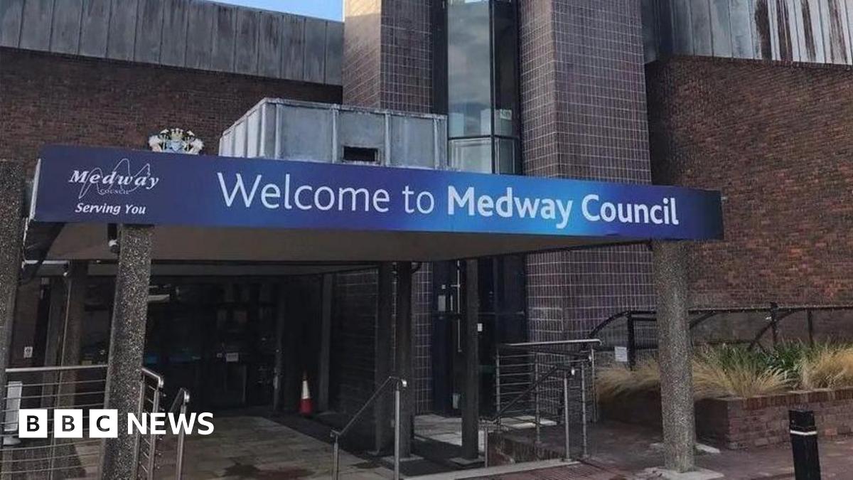 Medway Council: Plans to make Medway towns safer get approval - BBC News