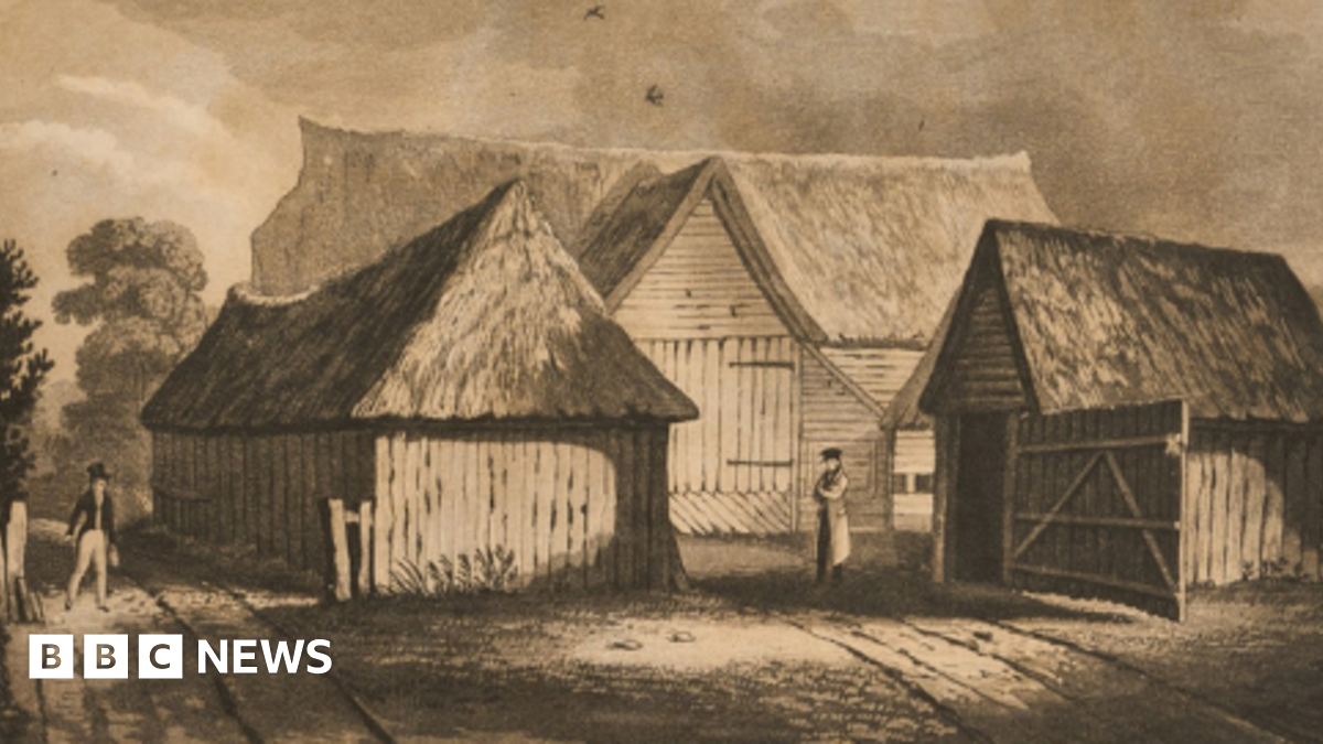 Polstead Red Barn murder evidence could fetch £6k at auction - BBC News