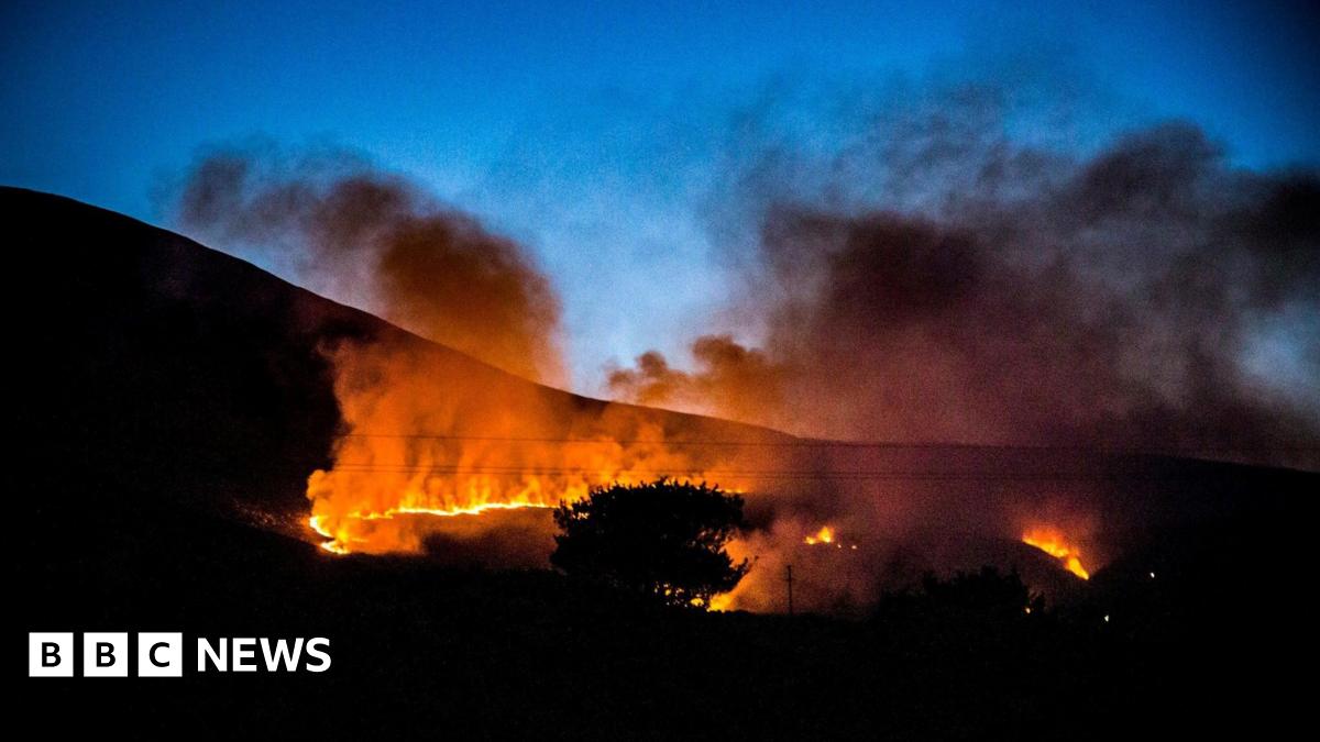 146 wildfires dealt with in three days Mourne Mountains - BBC News