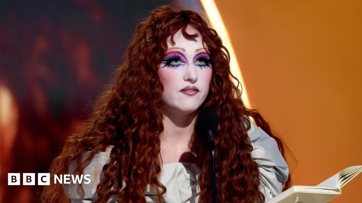 Chappell Roan responds to criticism over Grammys speech - BBC News