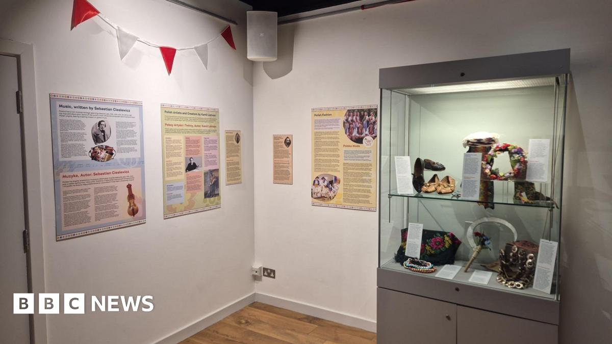 Streetlife Museum exhibition celebrates Hull's Polish community - BBC News