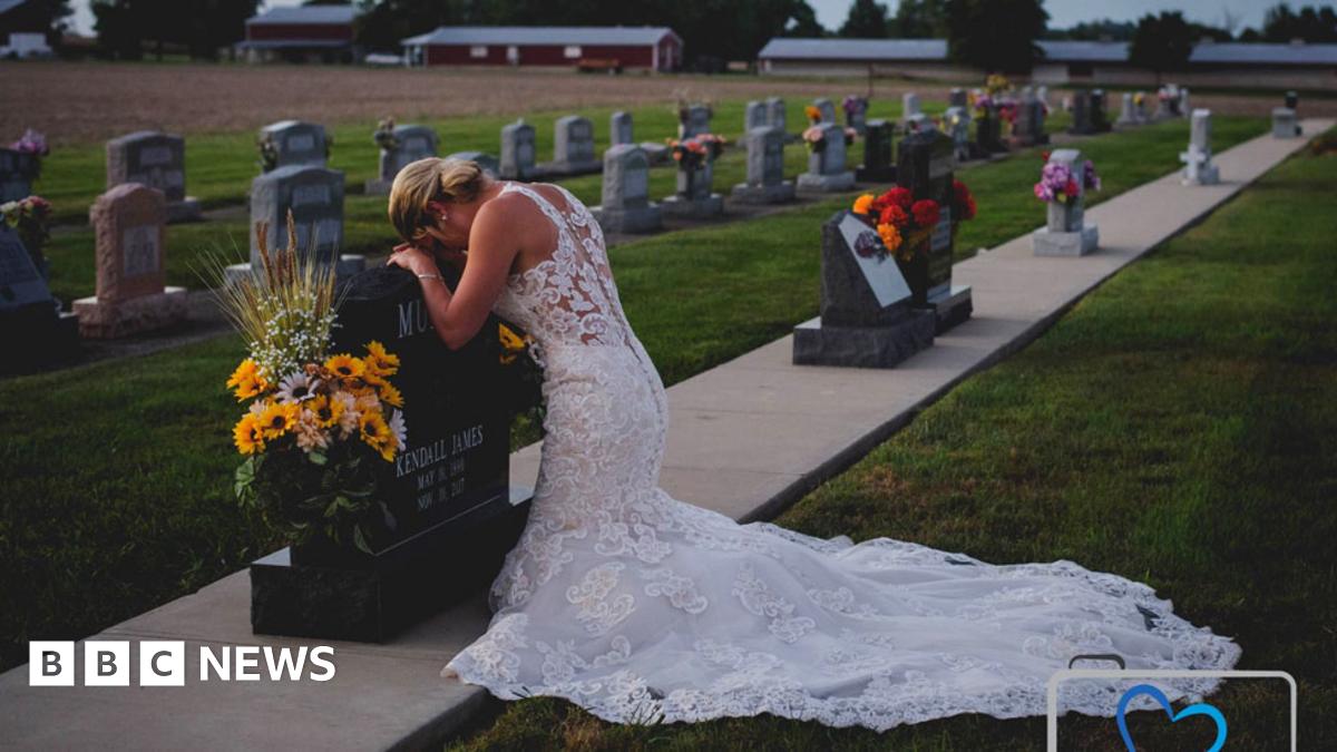 Widowed bride's final photos with her groom - BBC News
