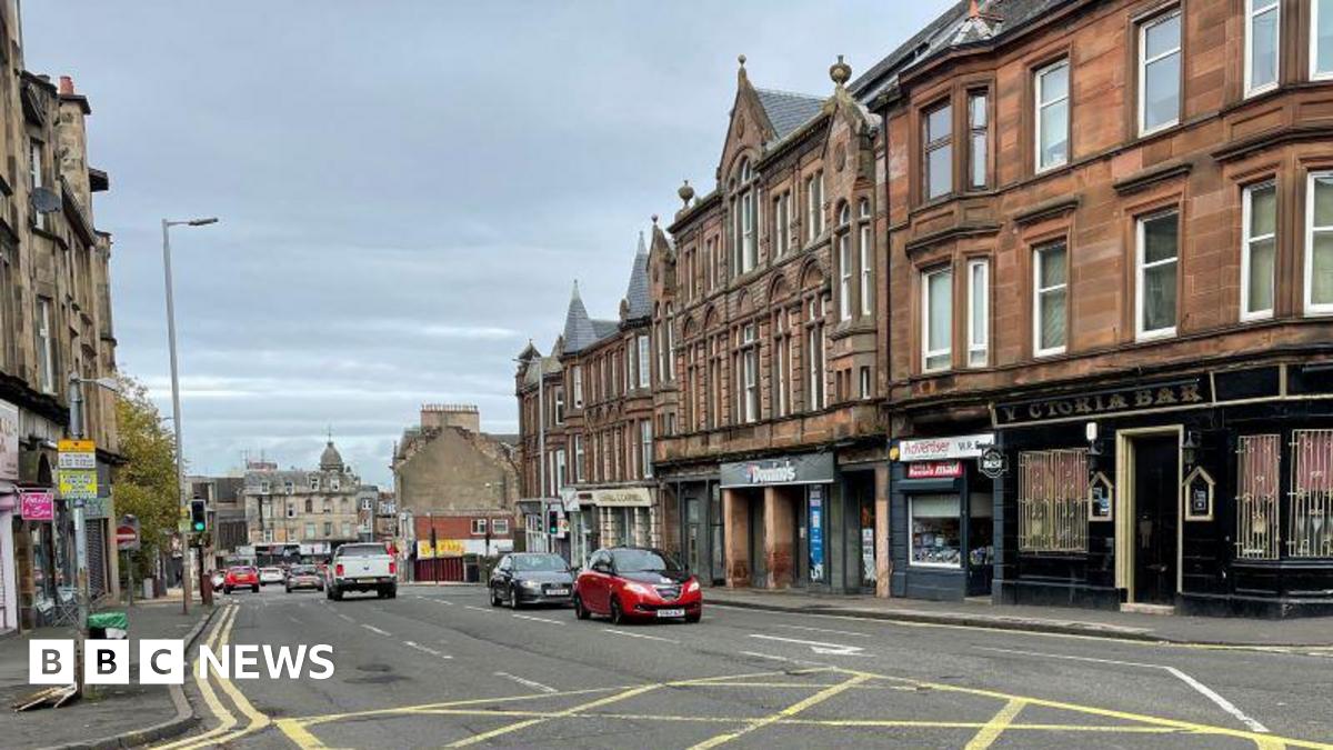 Man, 70, dies after being struck by car in Hamilton hit-and-run - BBC News