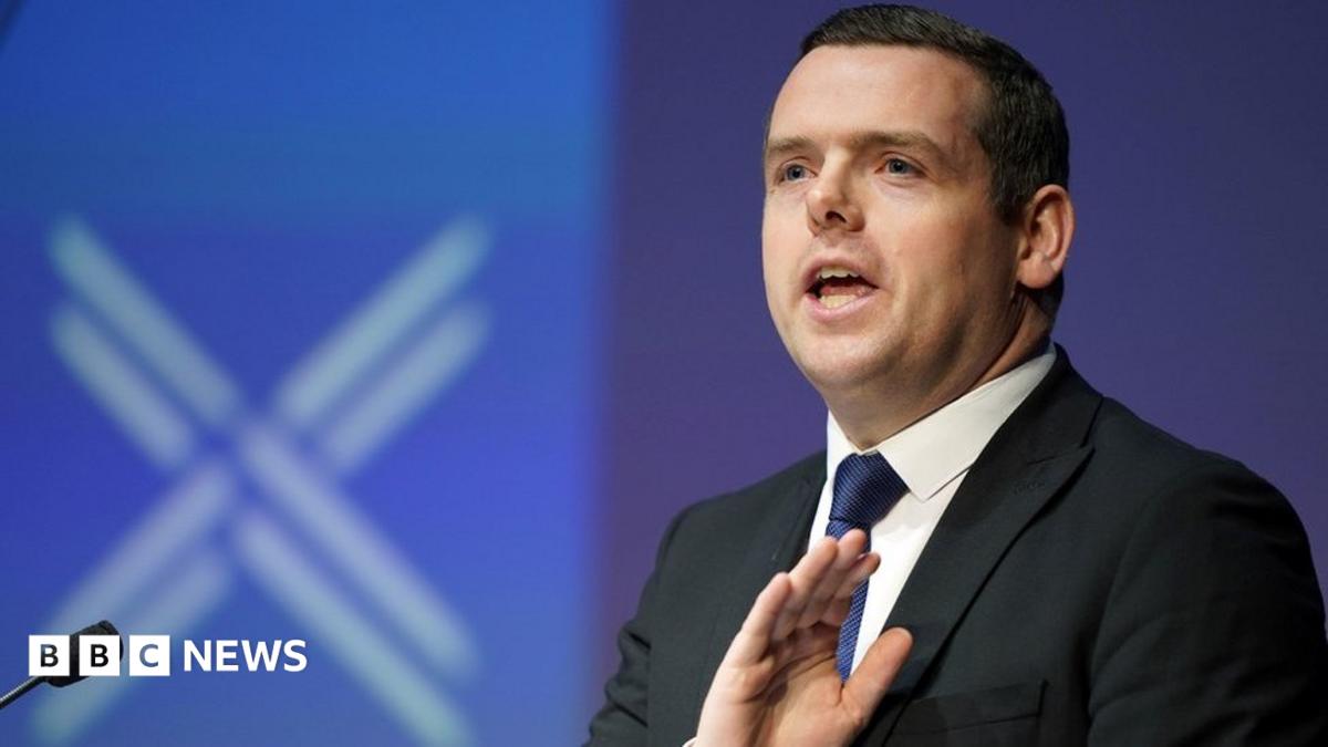 Douglas Ross backtracks on tactical voting call - BBC News