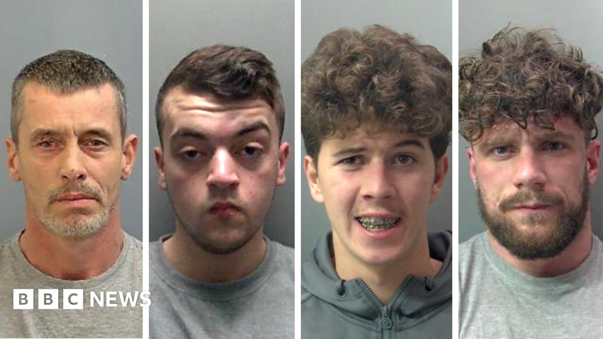 Four men jailed for ram-raids across Cambs, Beds and Northants - BBC News