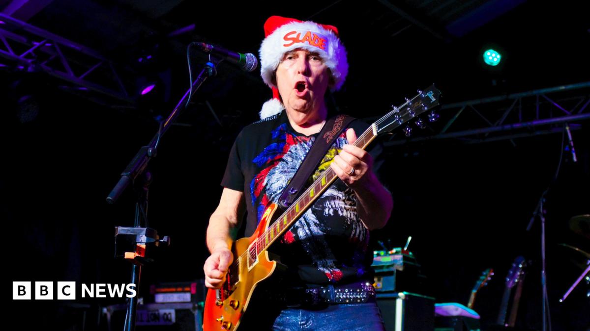 Dave Hill's Slade takes in Birmingham on farewell tour - BBC News