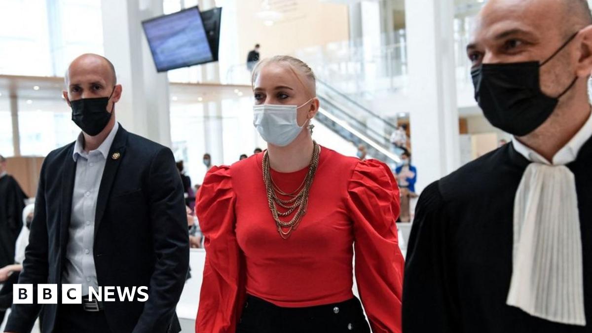 Mila affair: Eleven sentenced over online abuse - BBC News