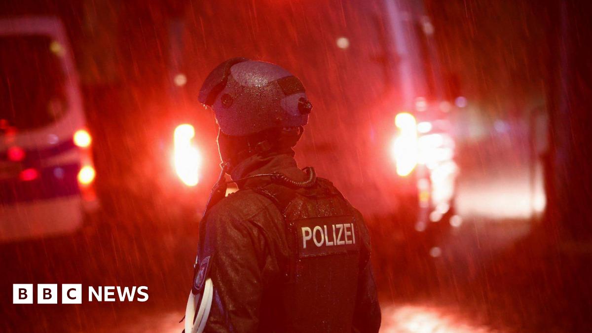 German stabbing: Man surrenders and confesses to Solingen attack - BBC News