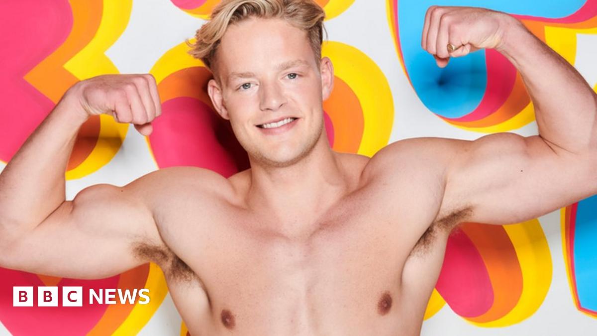 Love Island: Ollie Williams quits the villa because he 'loves someone ...
