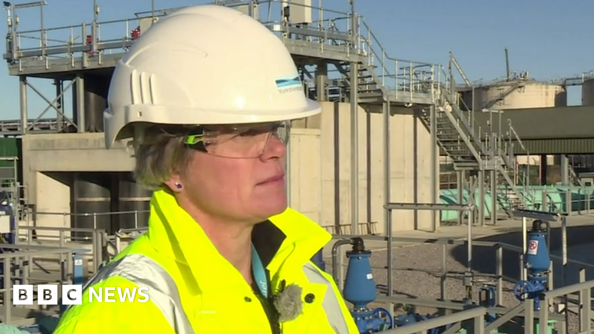 Yorkshire Water boss defends 41% price rise and £371k bonus - BBC News