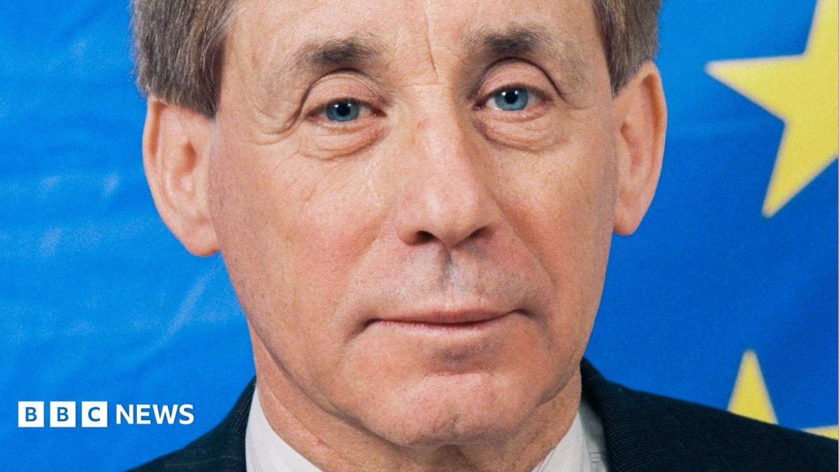 Tributes to 'incredibly driven' former MEP Barry Seal - BBC News