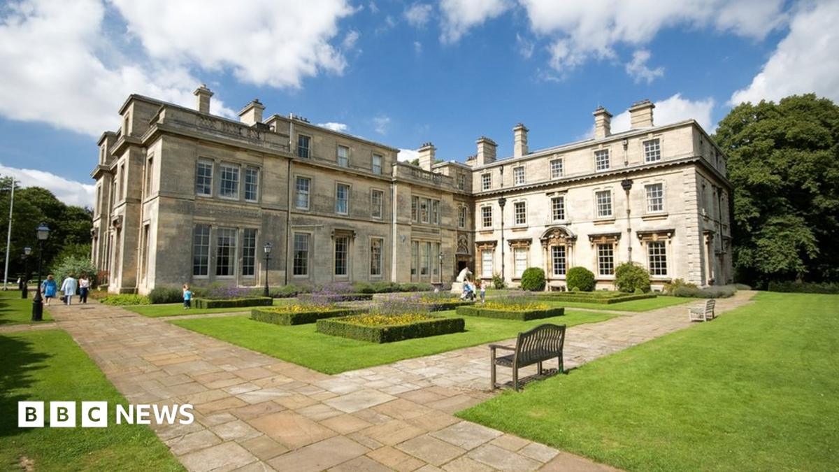 Normanby Hall awarded almost £50k by council for horse art trail - BBC News