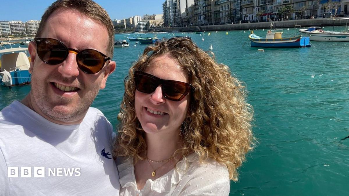 Cancer: Woman's condition incurable after IBS misdiagnosis - BBC News