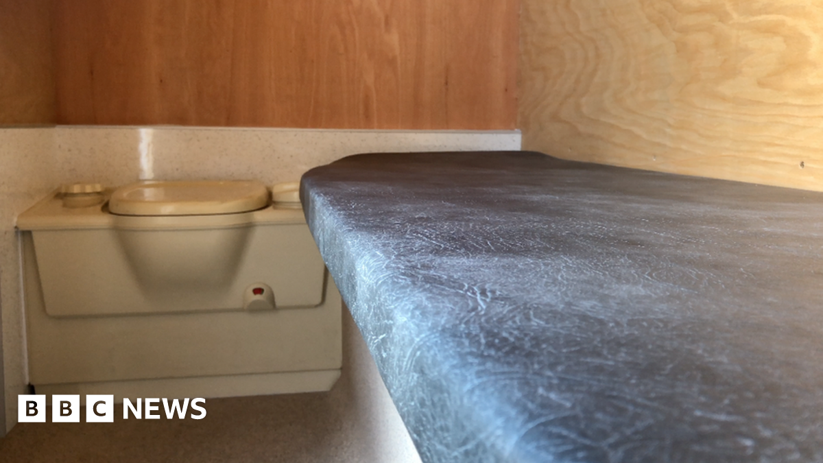 Emergency pods 'useful tool' for rough sleeping, says charity - BBC News