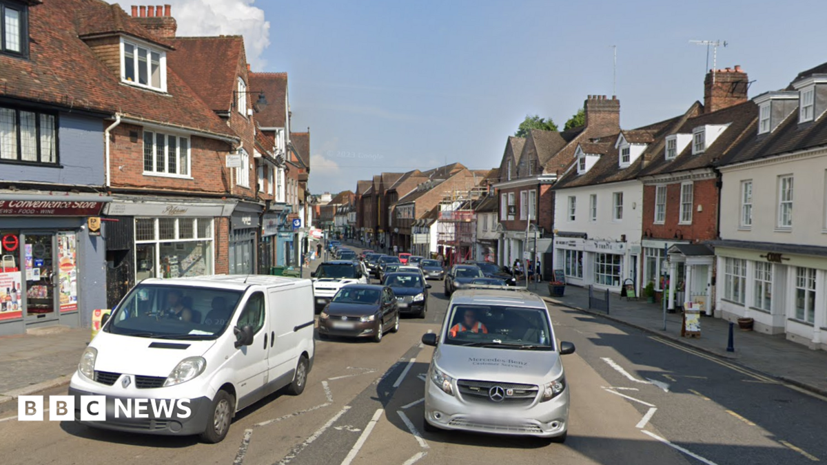 Surrey: Reigate & Banstead Council plans to protect retail units - BBC News