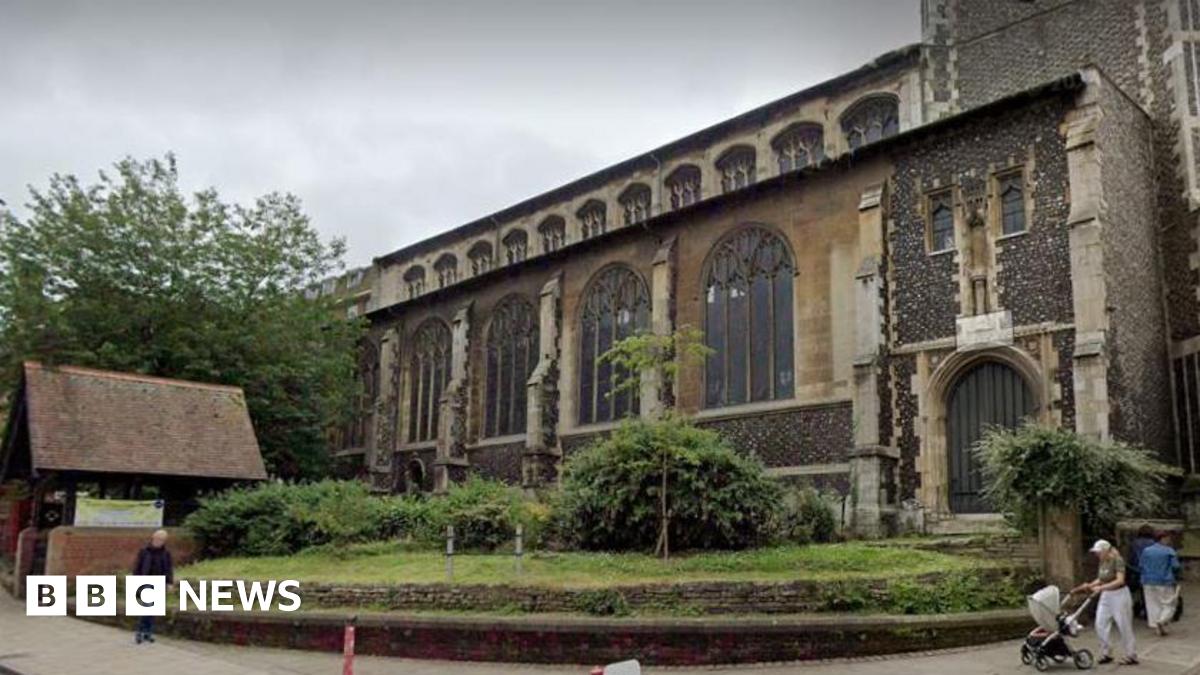 Human bones dug up by cable workers in Norwich reburied - BBC News