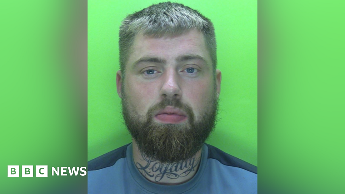 Banned driver hid in bush after Sutton-in-Ashfield police chase - BBC News