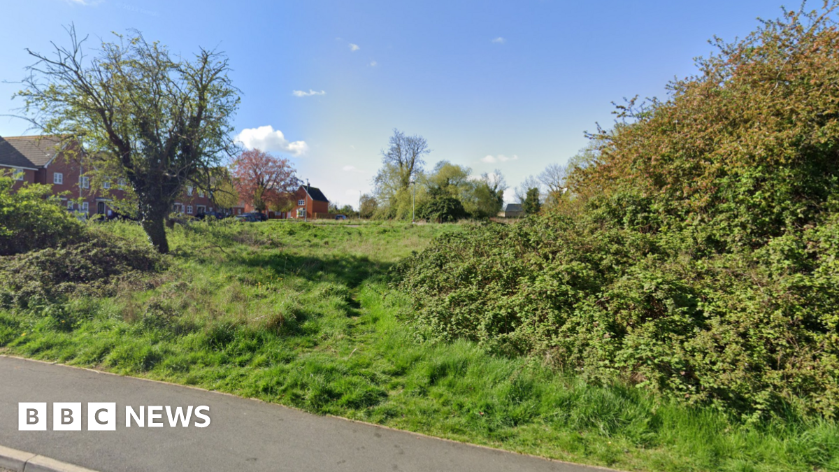 Council to pay NHS trust over delayed Rushden homes plan - BBC News