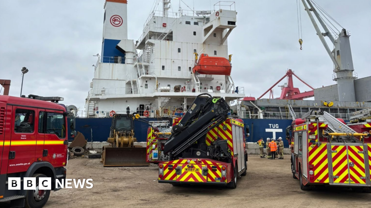 Fire crews battle blaze on ship at Avonmouth - BBC News