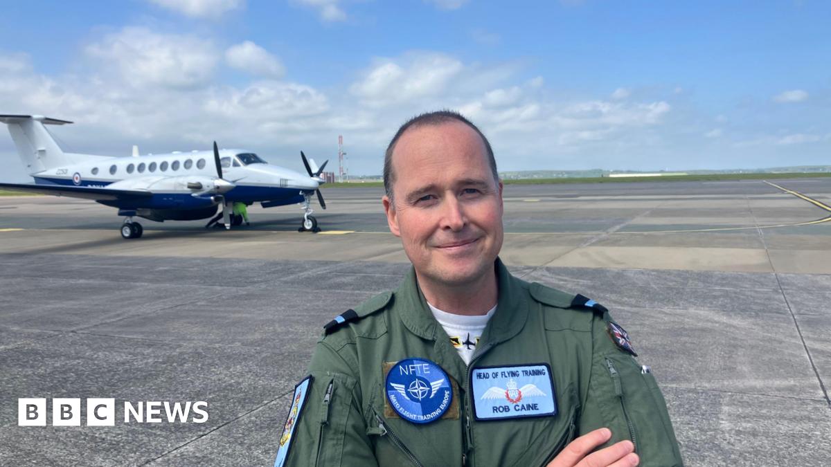 RNAS Culdrose to benefit from £300m MoD training contract - BBC News