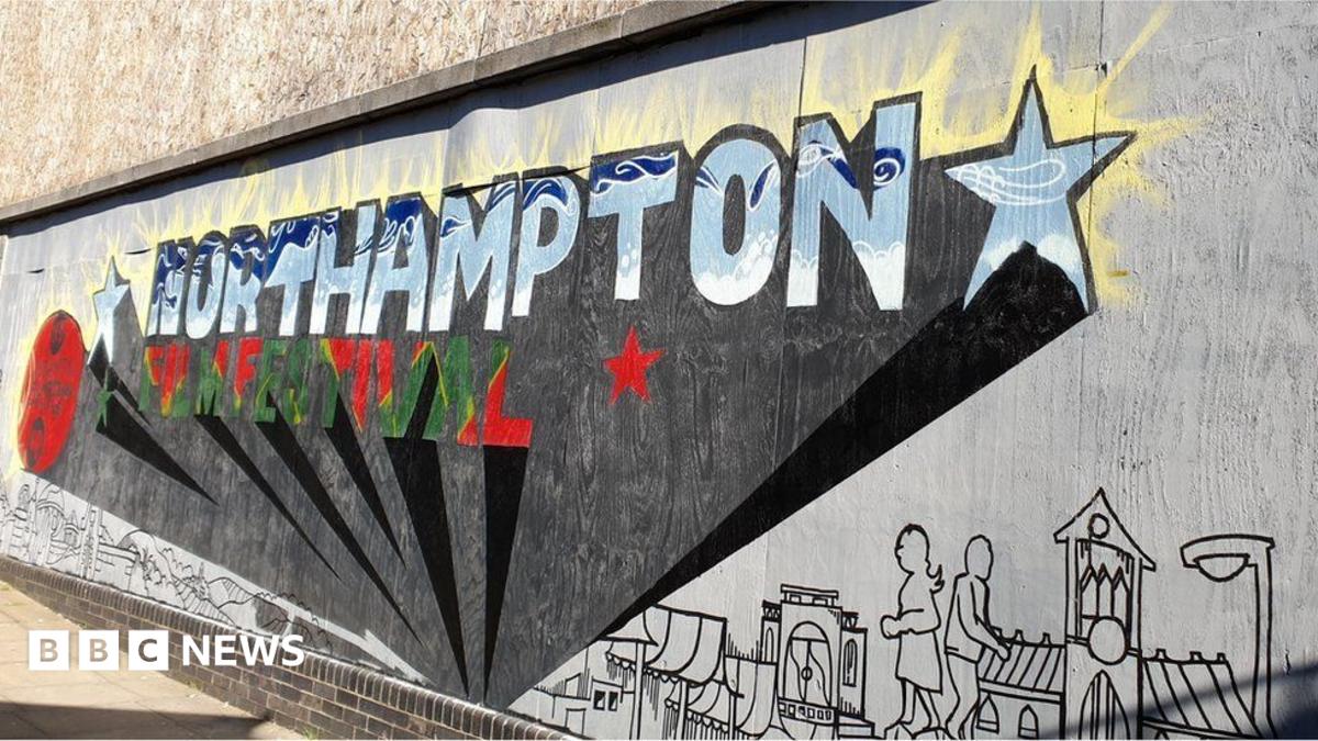 Northampton Town Council to offer £245,000 of grants to groups - BBC News