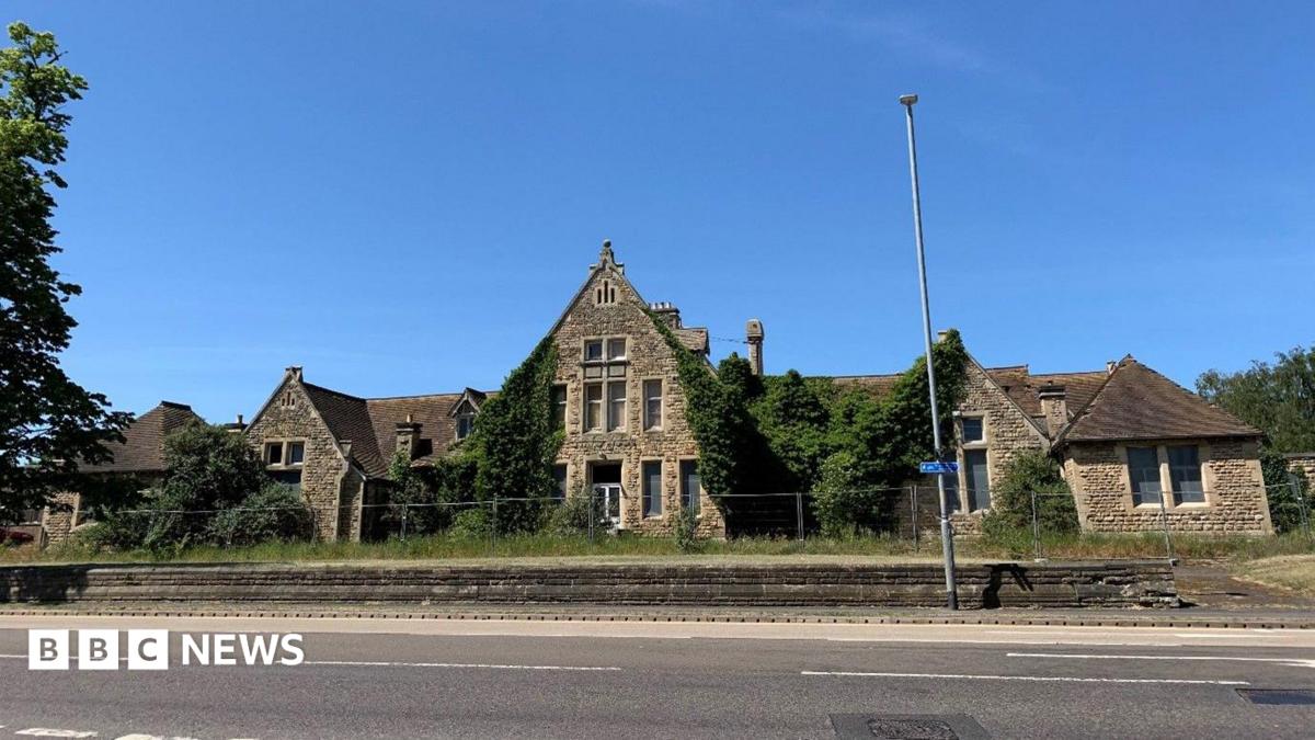 Opinions sought on future of old Grantham hospital - BBC News