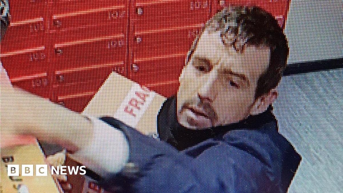 Police hunting serial Stockport Christmas parcel thief - BBC News