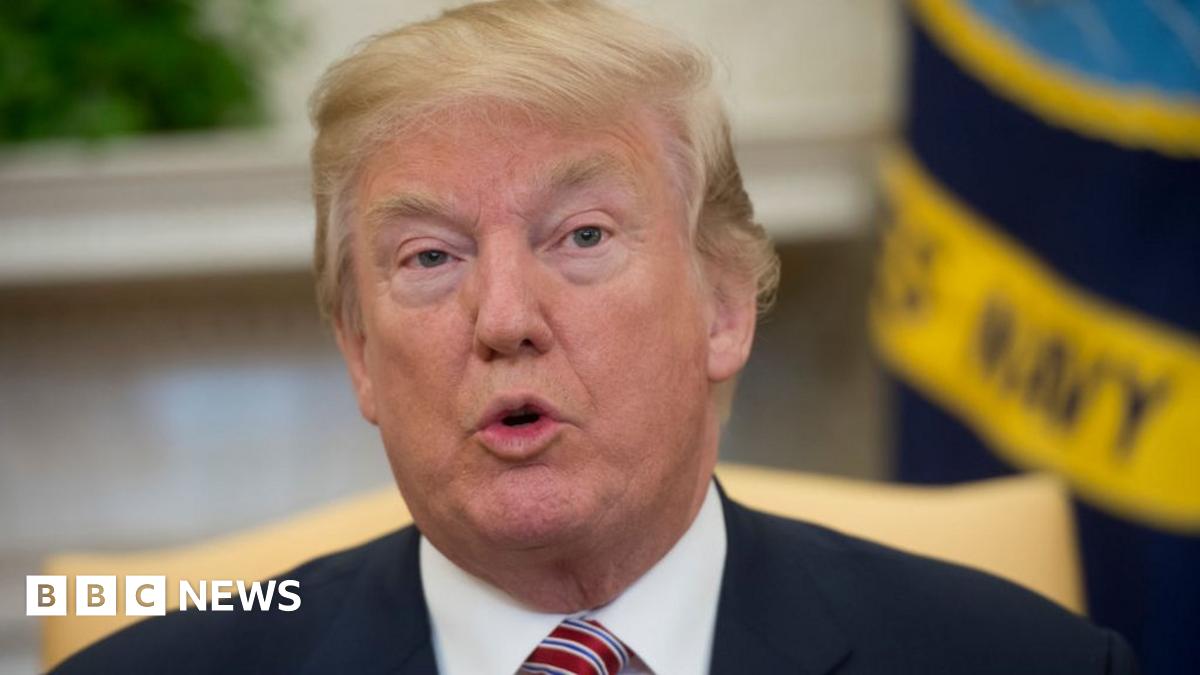 Rob Porter: Trump praises ex-aide accused of domestic abuse - BBC News