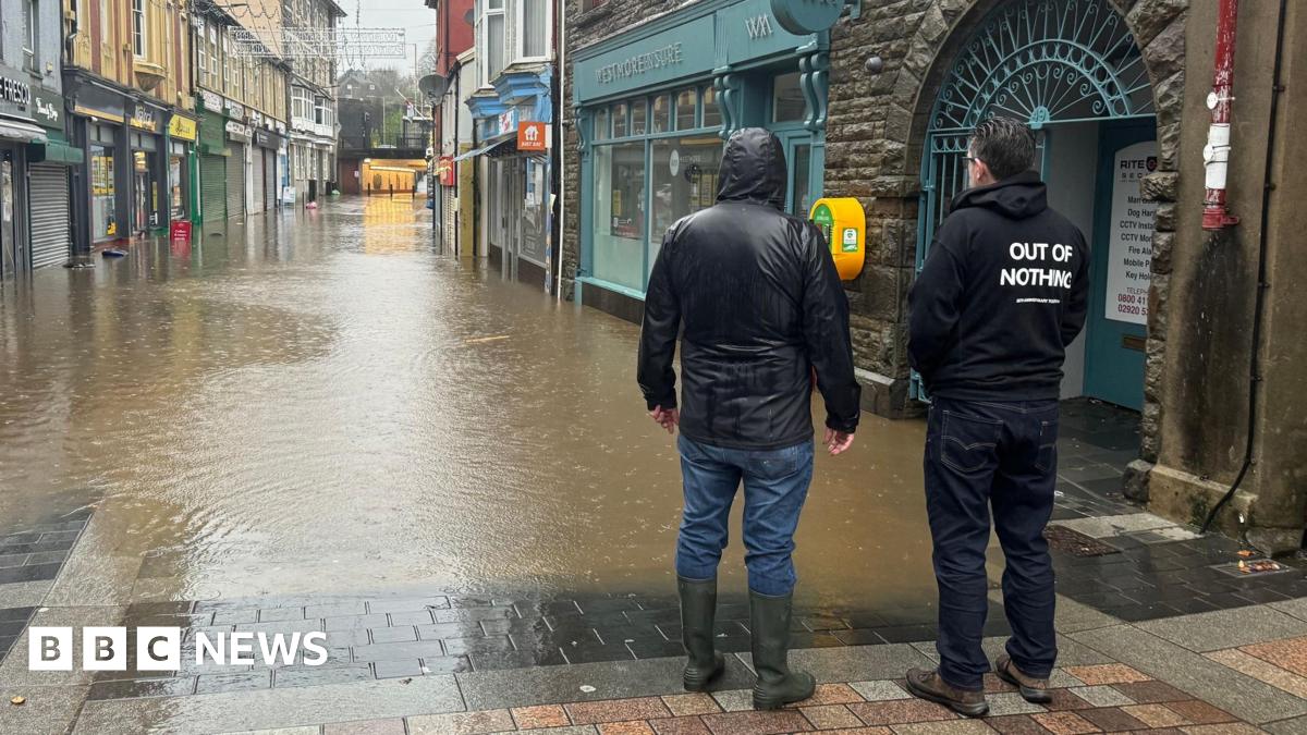 Pontypridd floods: How are flood alerts and weather warnings set? - BBC ...